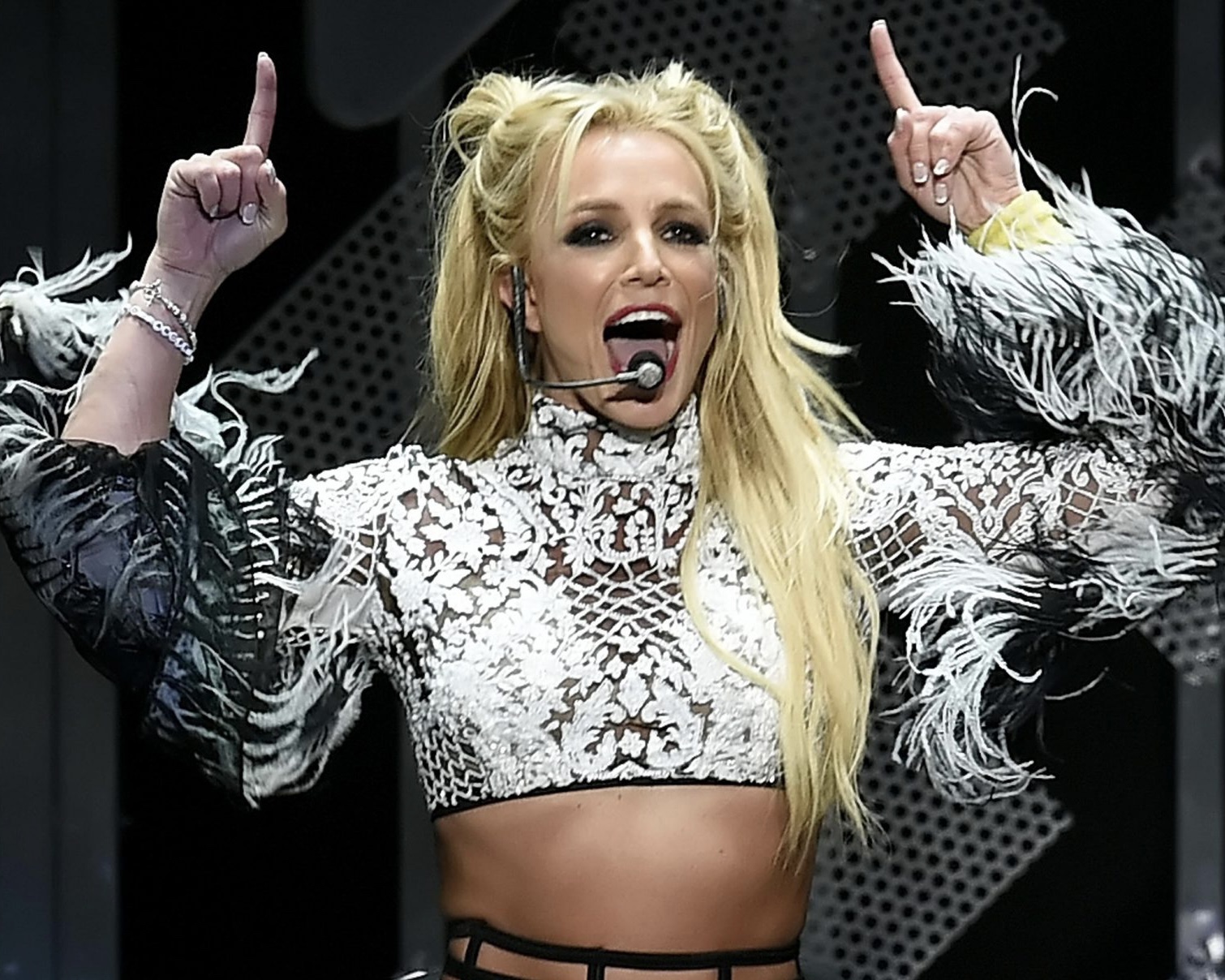 Viva Pop Vegas: Revival Of The Residency – ROARA Magazine