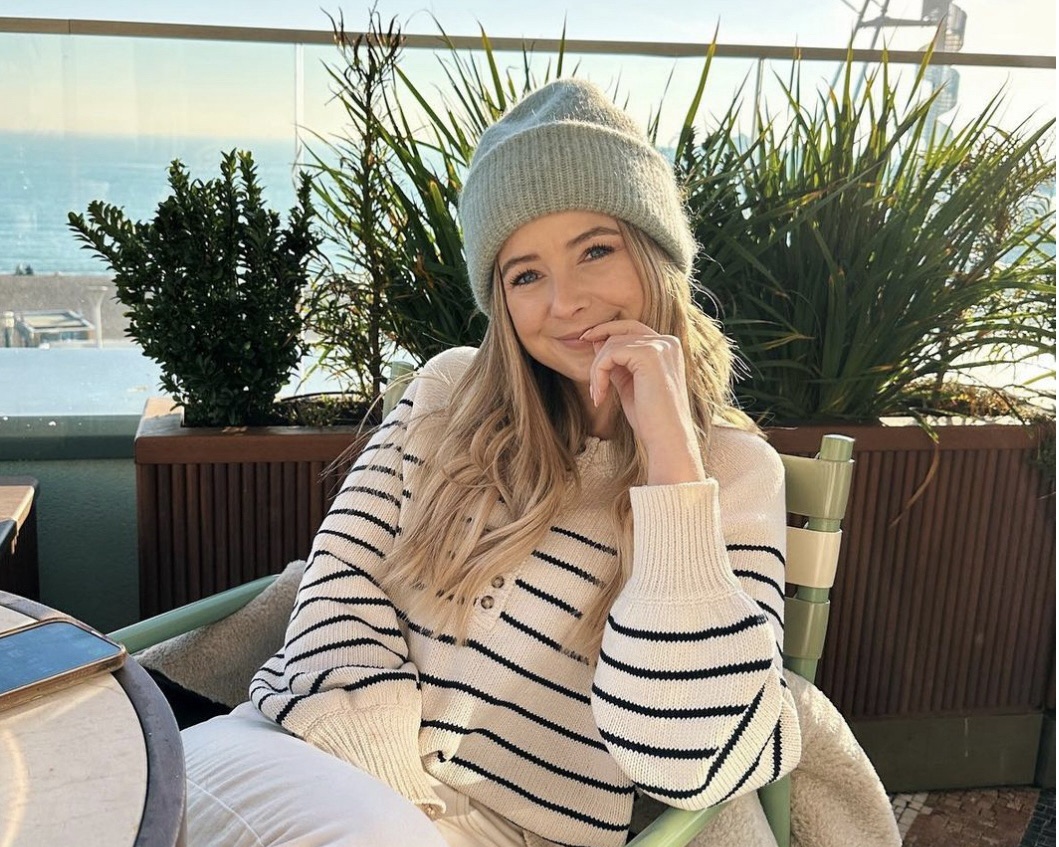 Zoe Sugg: The Comfort Person Of A Generation – ROARA Magazine